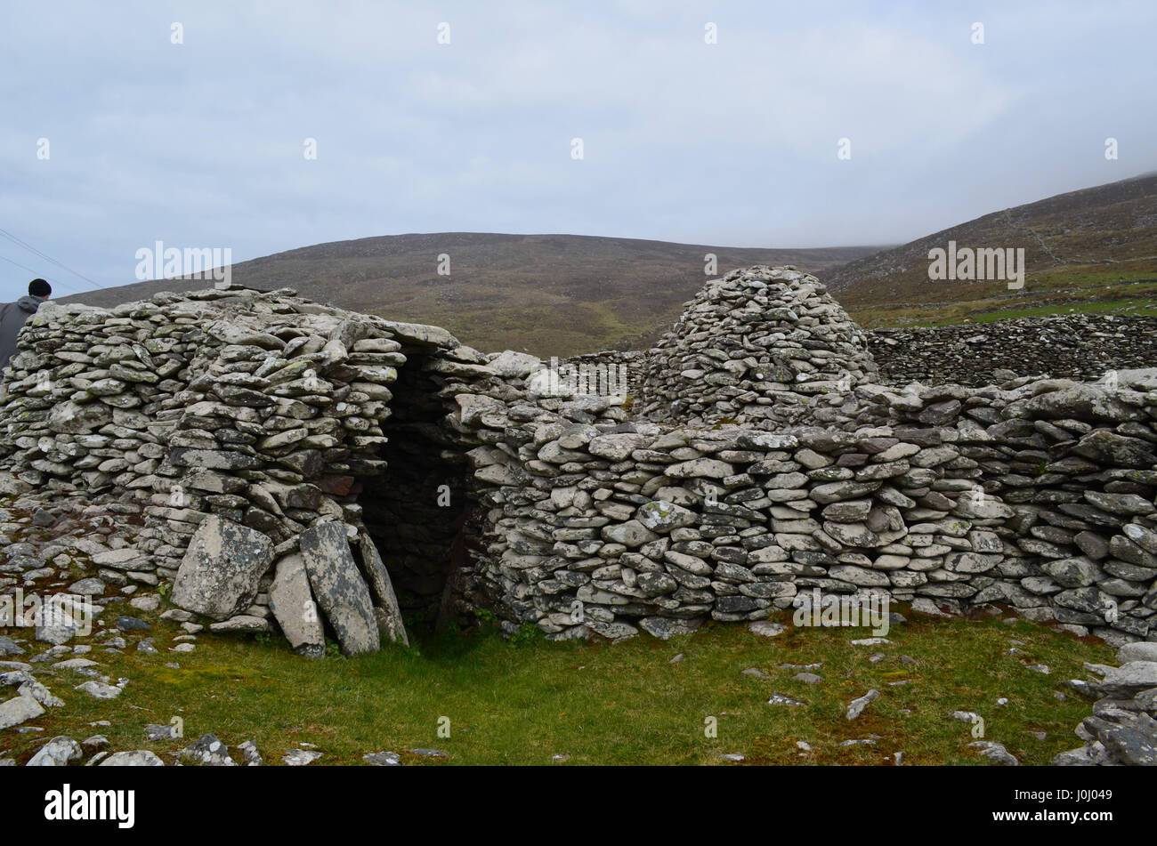 Clochans beehive huts hi-res stock photography and images - Alamy