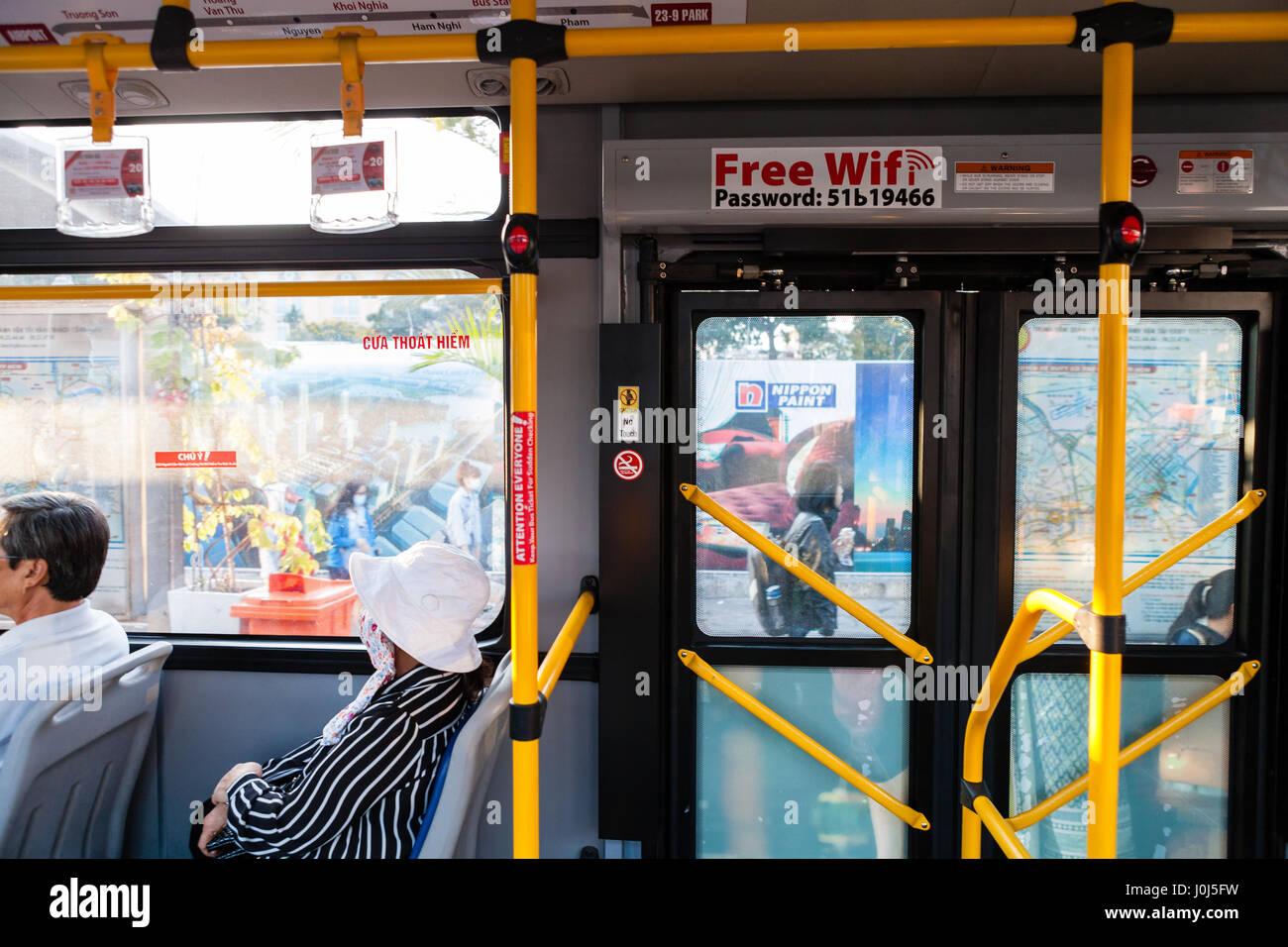 Free wifi bus hi-res stock photography and images - Alamy