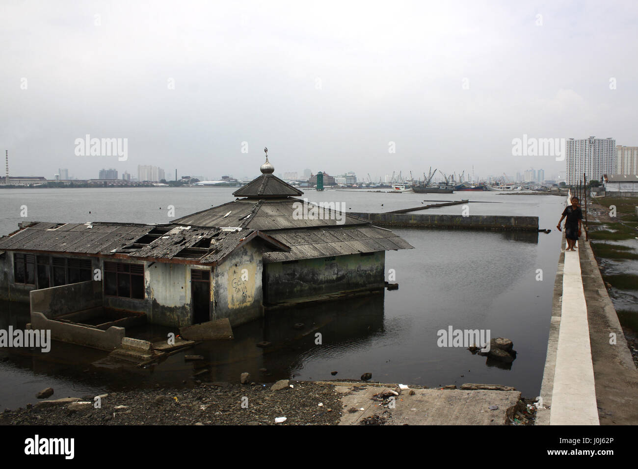 Jakarta land subsidence hi-res stock photography and images - Alamy