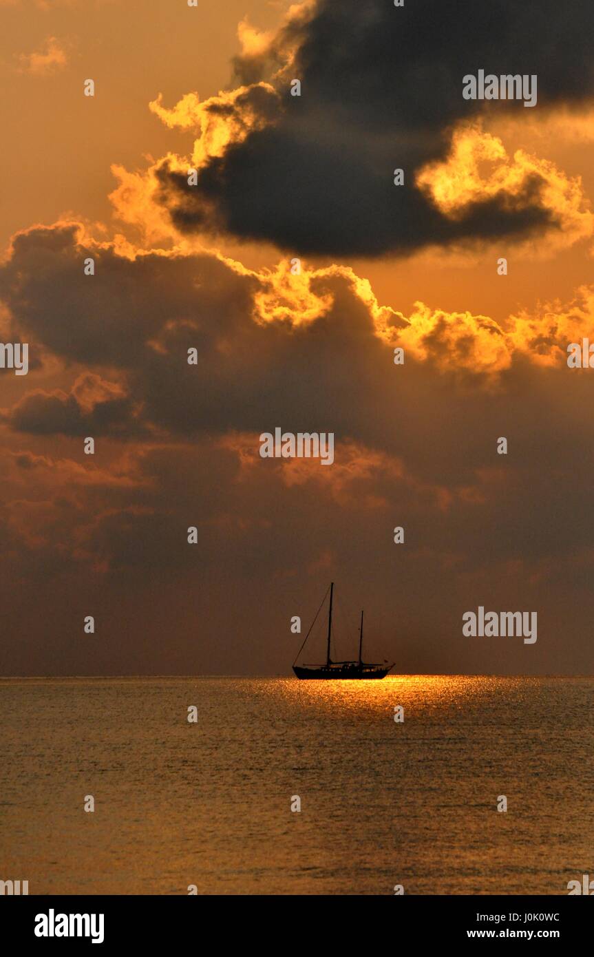 On Golden Pond Stock Photo - Alamy