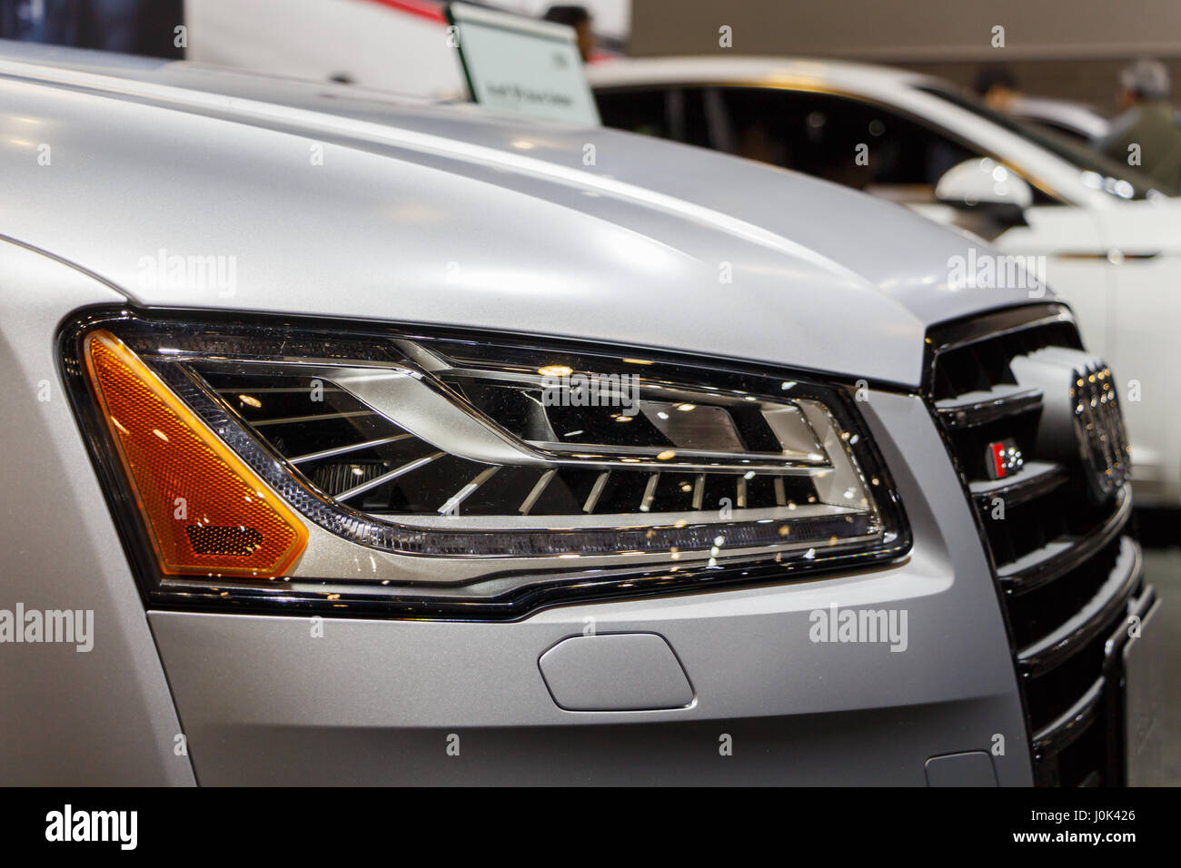 Headlight cluster hi-res stock photography and images - Alamy