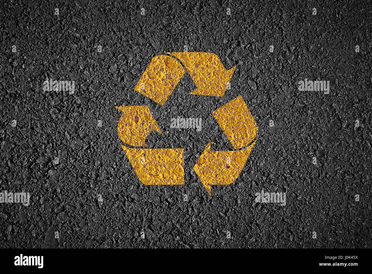 Re cycle bin logo hi-res stock photography and images - Alamy