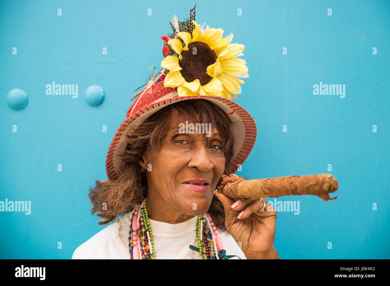 cuban women smoking huge cigar Stock Photo - Alamy