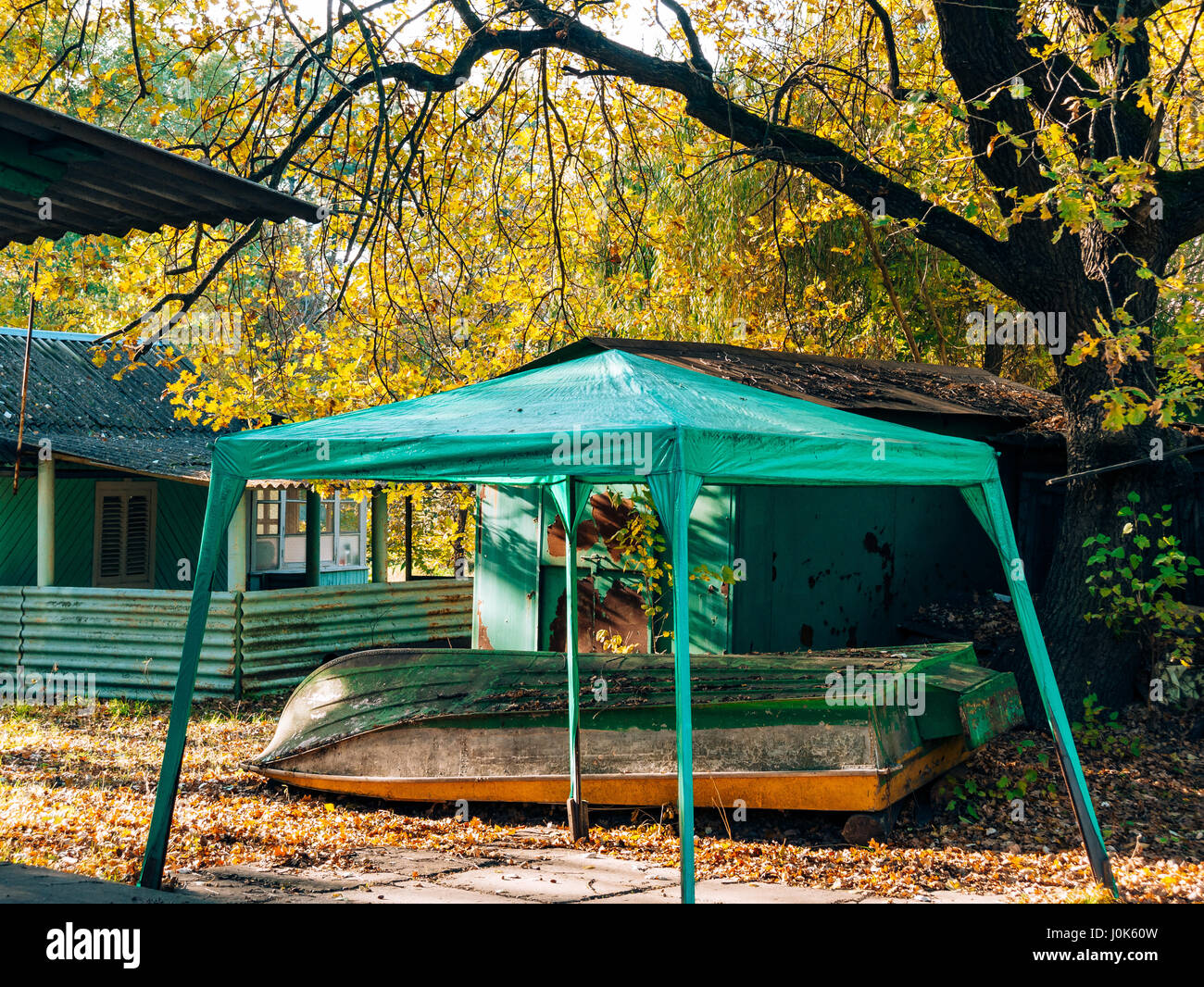 Inverted canoe hi-res stock photography and images - Alamy