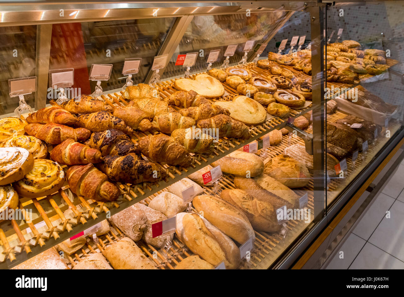 Bread pastry shop counter display hi-res stock photography and images ...