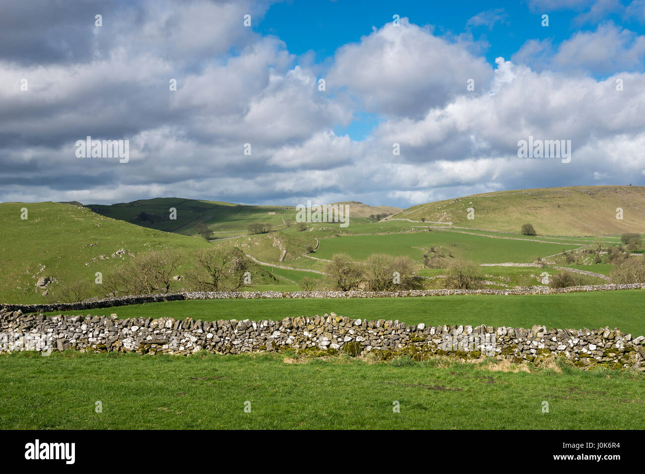 Beautiful limestone scenery near Buxton in the White Peak area ...