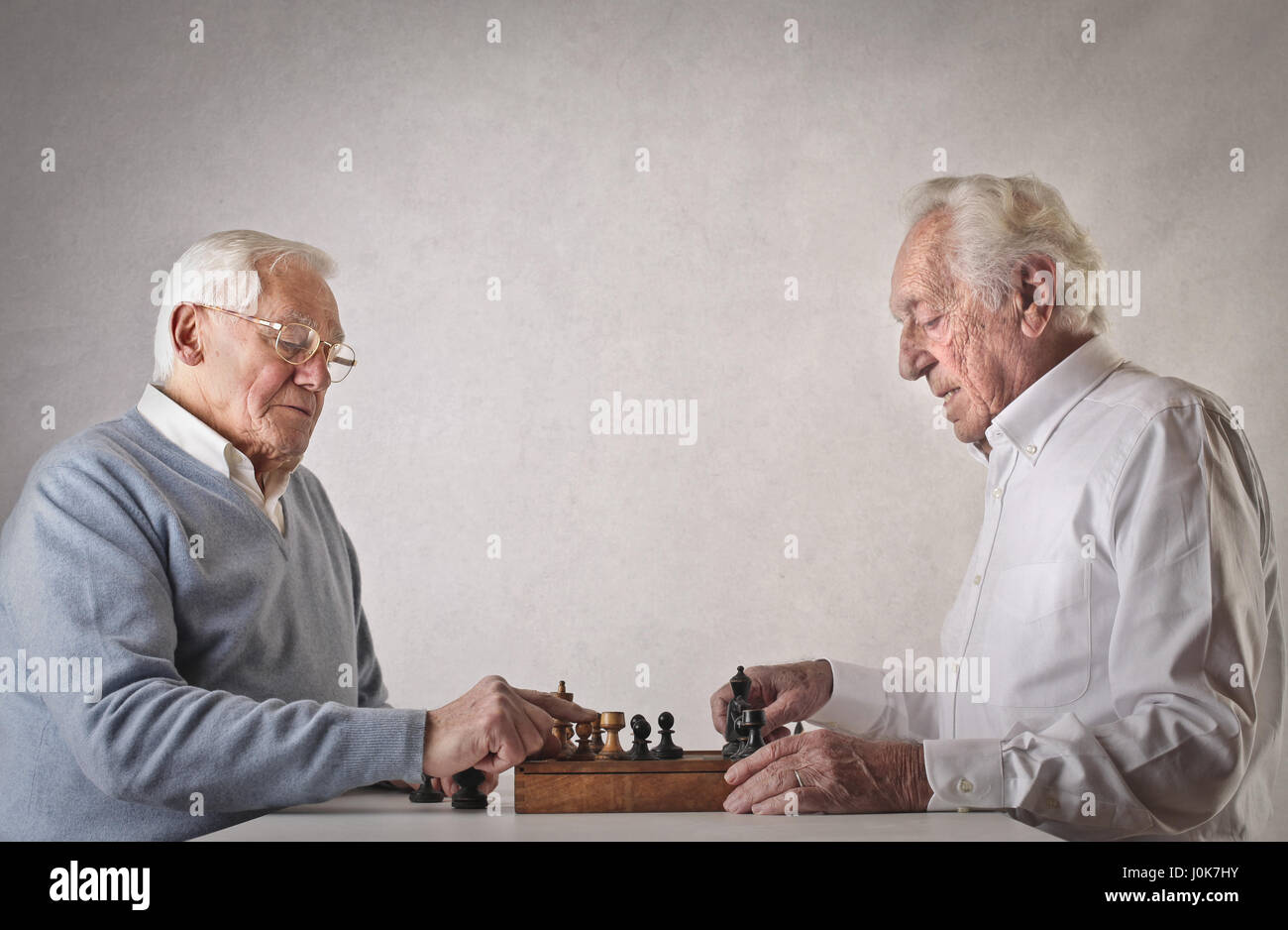 Old men playing chess hi-res stock photography and images - Alamy