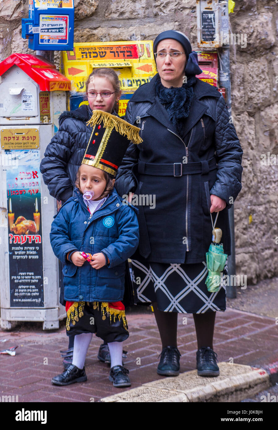 Ultra Orthodox family during Purim in Mea Shearim Jerusalem Stock Photo ...
