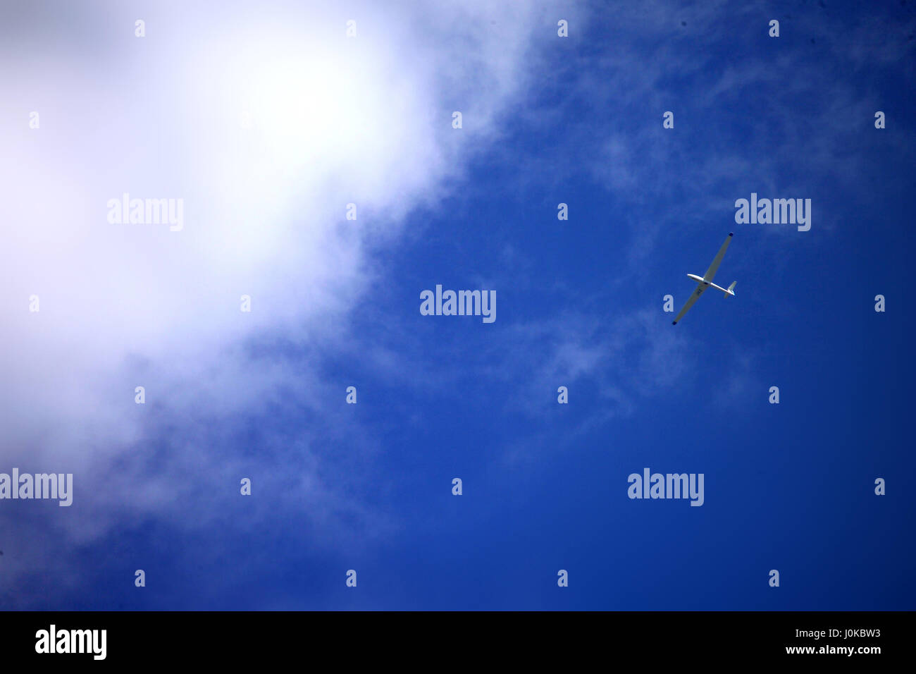 Glider against blue sky, Sutton Bank, North Yorkshire Stock Photo - Alamy
