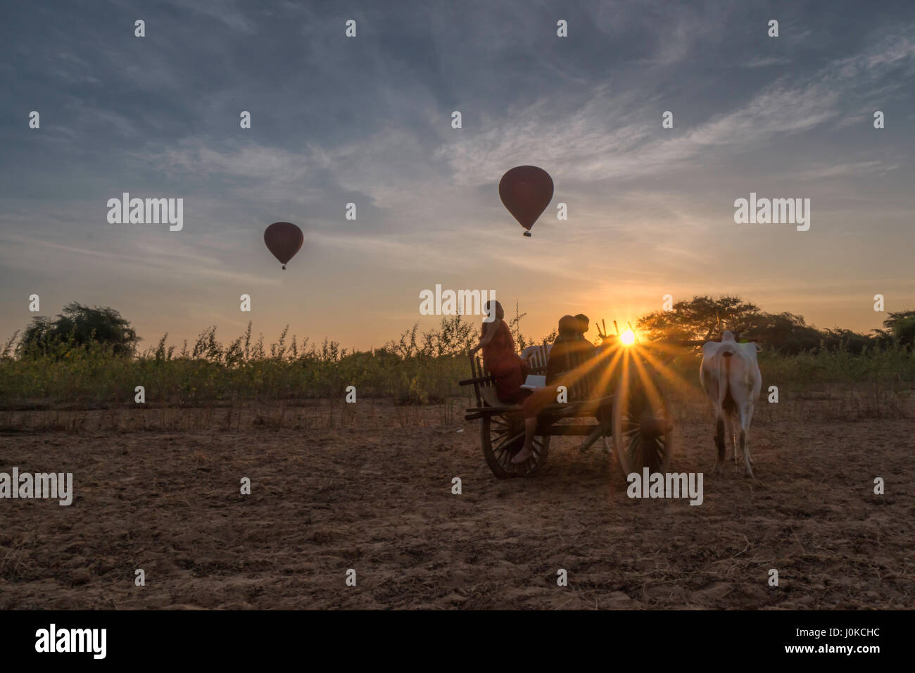 Sunrise on the dry land between the temples of Old Bagan, Myanmar Stock ...