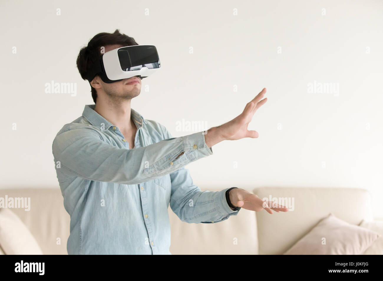 Vr display hi-res stock photography and images - Alamy
