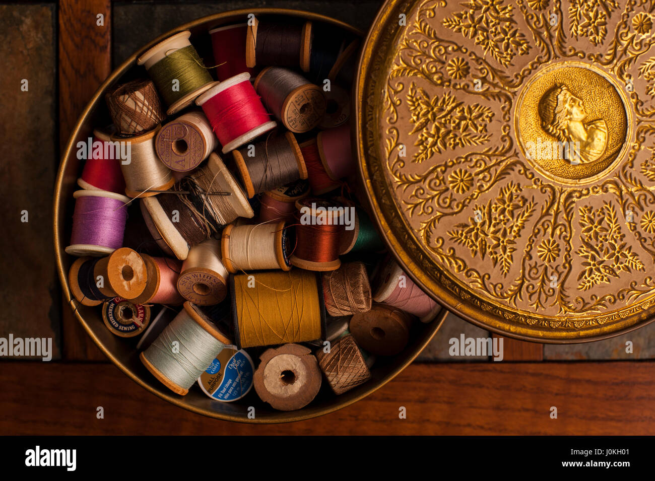 Tin thread hi-res stock photography and images - Alamy