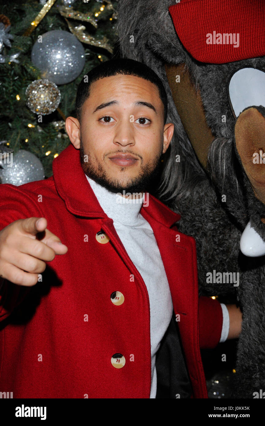 Actor Tahj Mowry attends The Salvation Army Rock The Red Kettle Concert ...