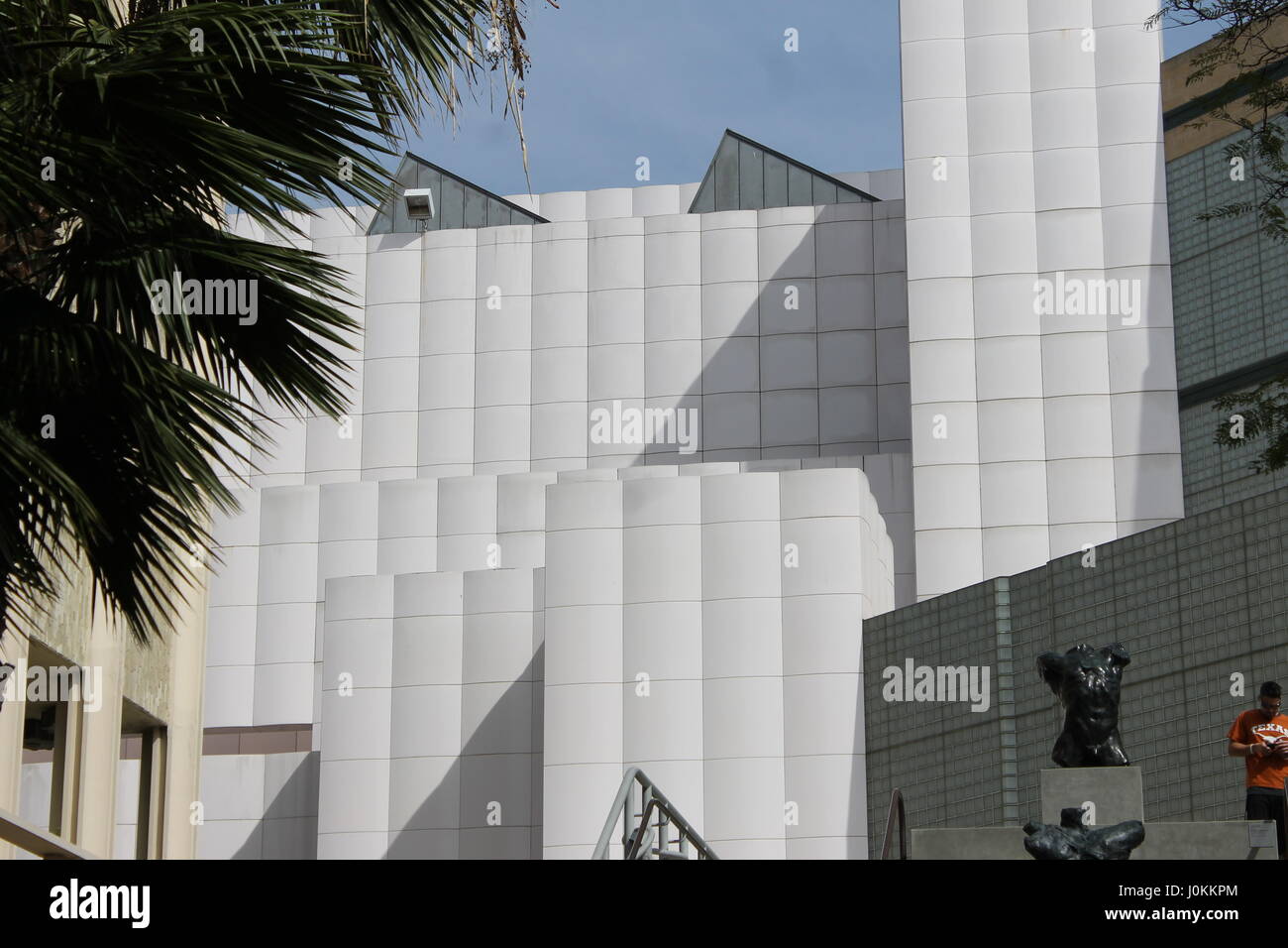 White building outside of LACMA Stock Photo - Alamy