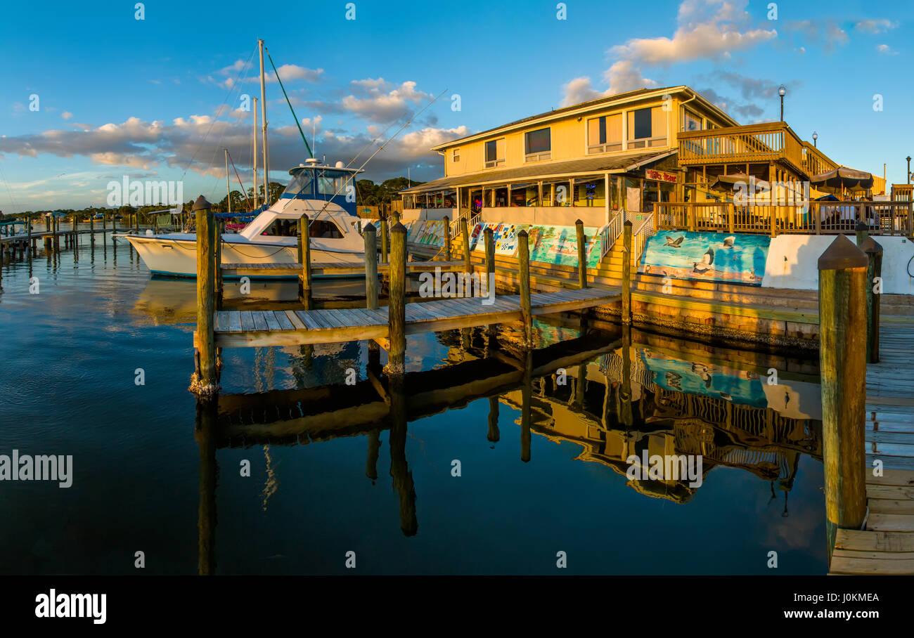 Snook's Bayside Bar and Grill at the Royal Palm Marina on Lemon Bay in ...