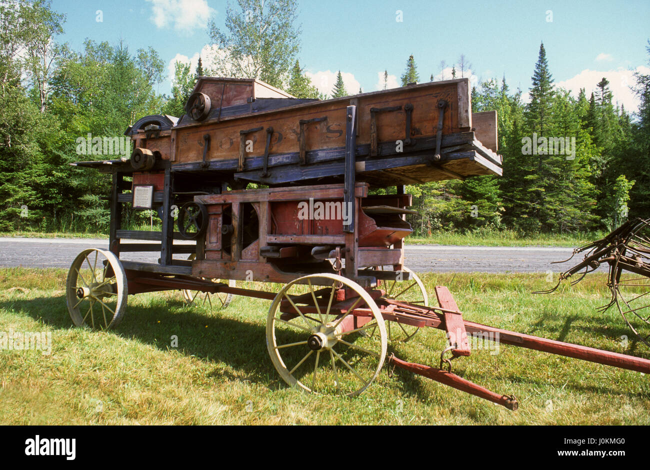 Vintage threshing machine hi-res stock photography and images - Alamy