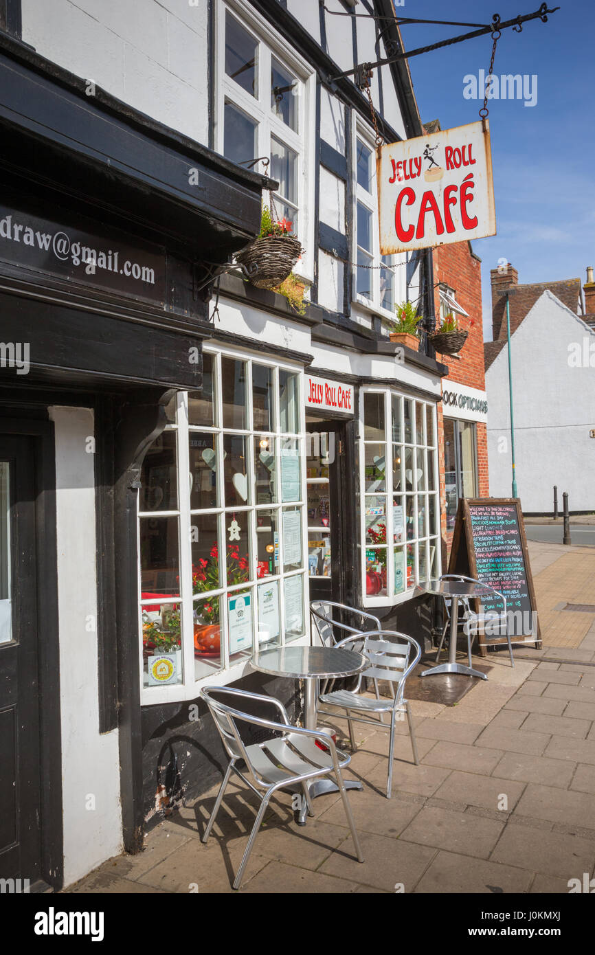 Cafe england outside hi-res stock photography and images - Alamy