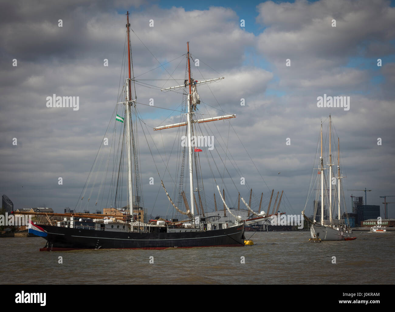 O2 sailing ship hi-res stock photography and images - Alamy