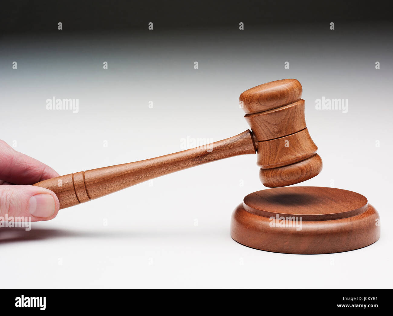 Court gavel hand hi-res stock photography and images - Alamy