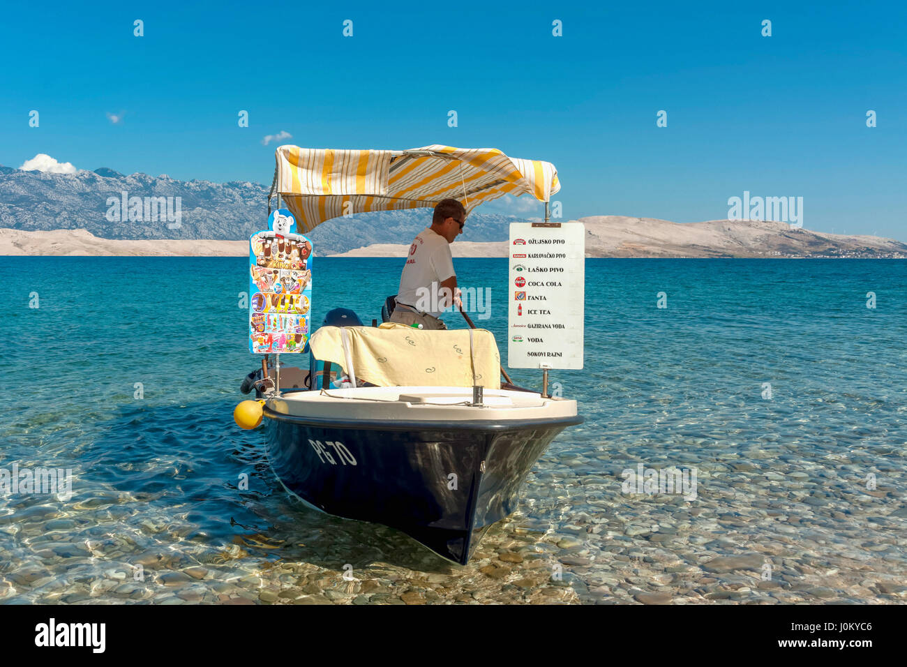 Sea boat beach hi-res stock photography and images - Alamy