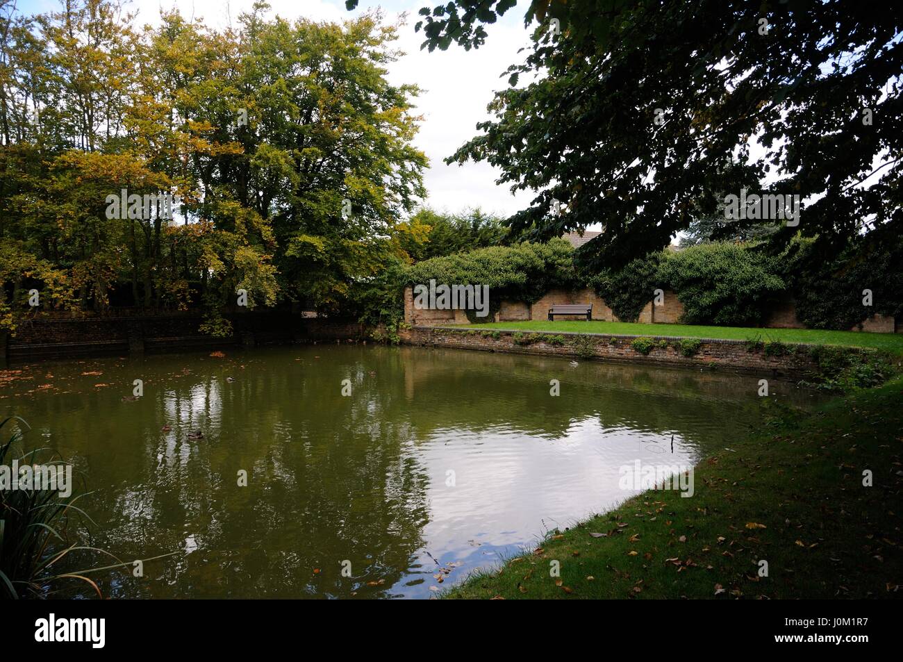 Toddington Memorial Gardens, Toddington, Bedfordshire Stock Photo - Alamy