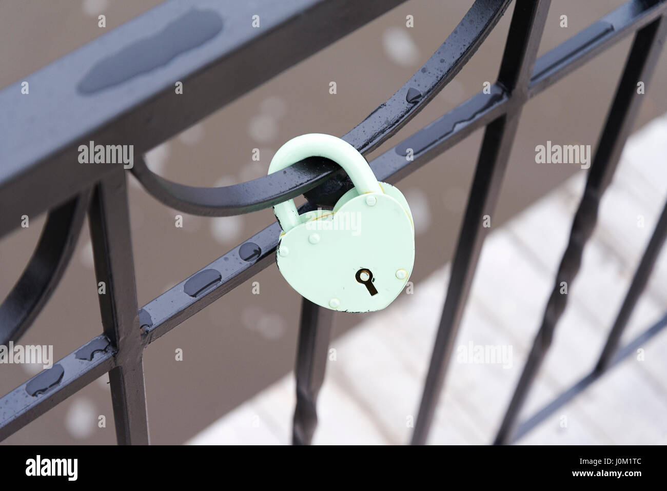 lock,lock iron,locked,river,outside,object, lock iron,iron fence,detail ...