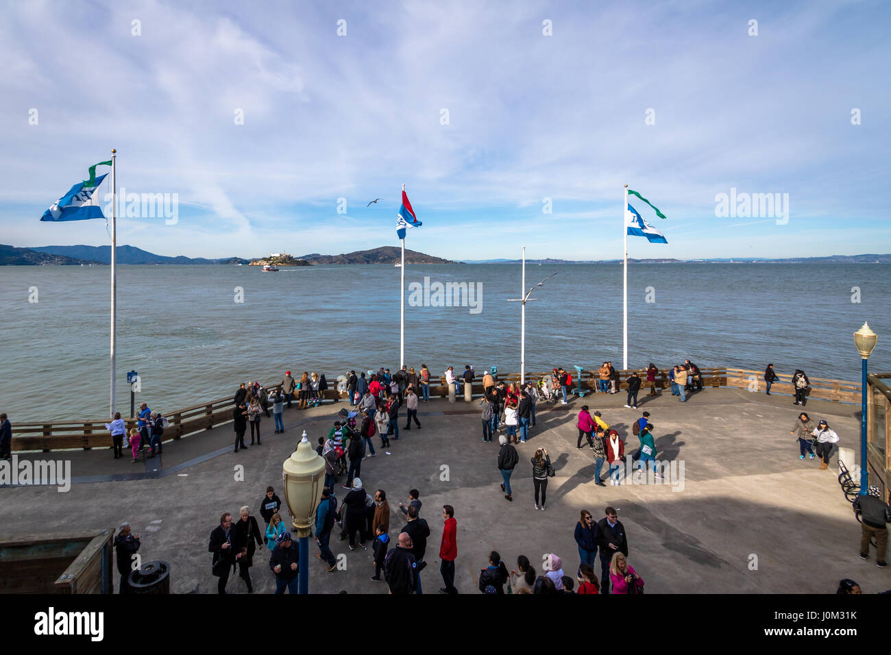 Alcatraz island and fishermans wharf hi-res stock photography and ...