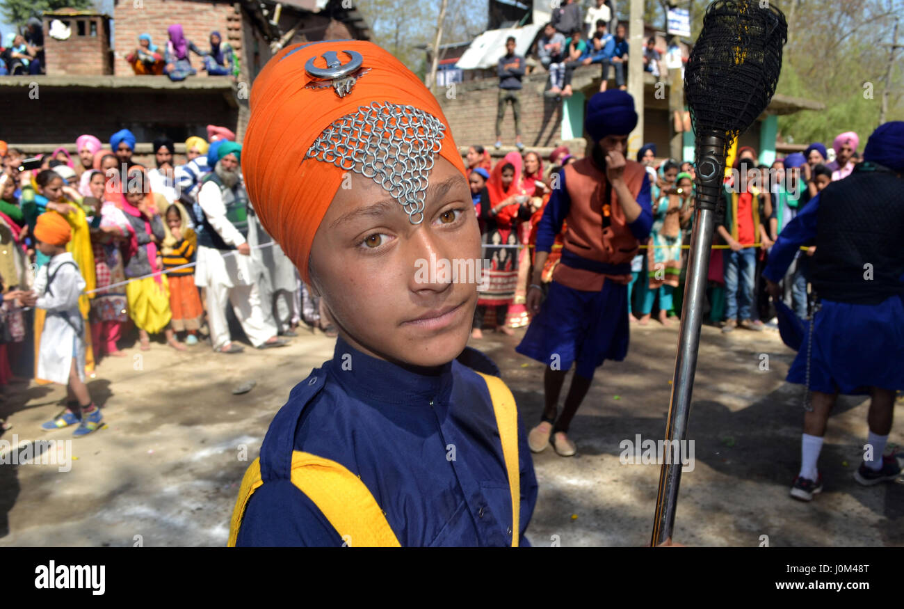Anantnag, India. 13th Apr, 2017. Kashmiri Sikh warriors display ...