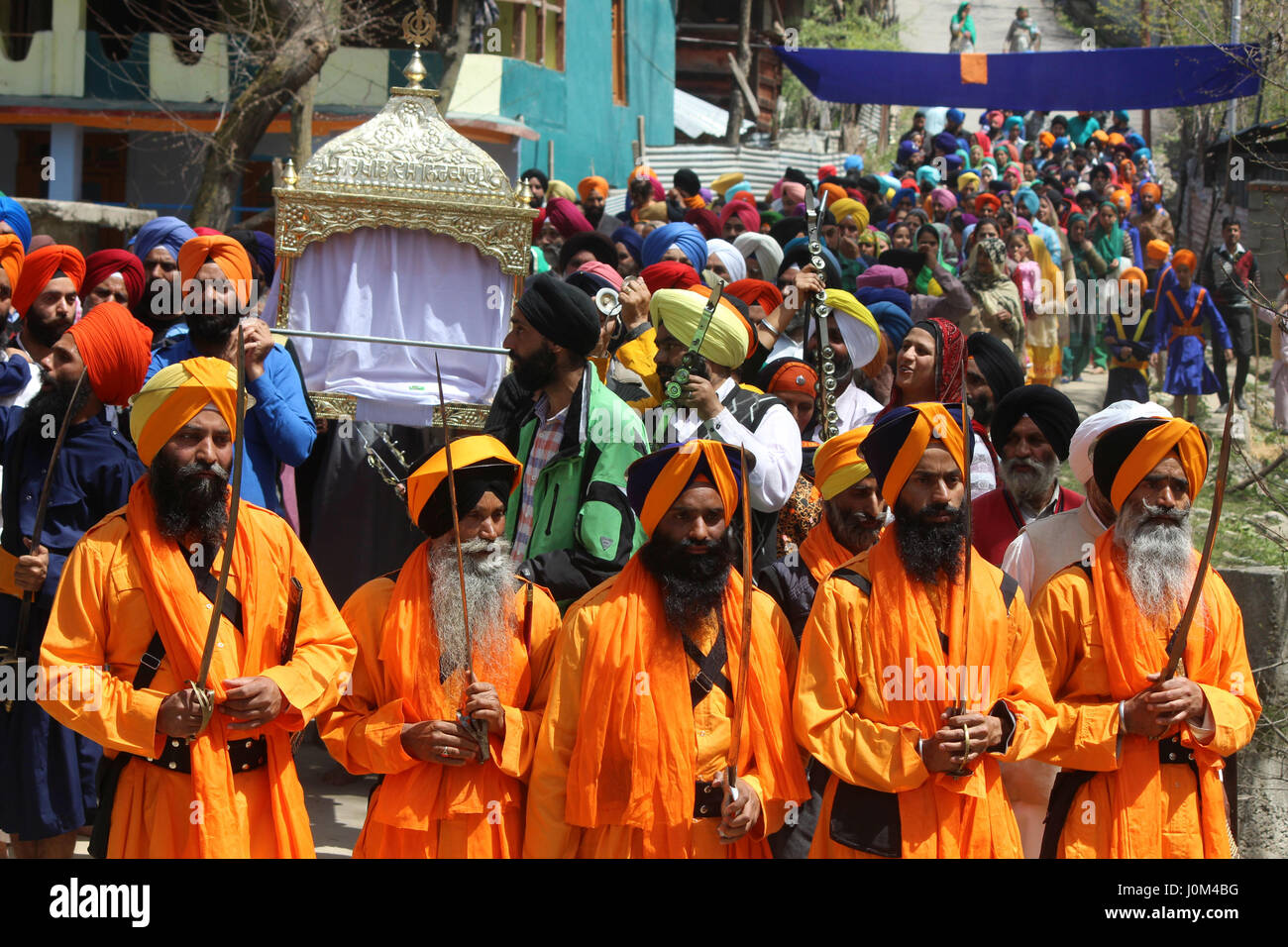 Anantnag, India. 14th Apr, 2017. Kashmiri Sikhs gather to offer prayers ...