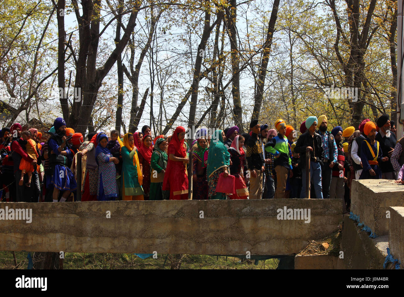 Anantnag, India. 14th Apr, 2017. Kashmiri Sikh's Walks towards the ...