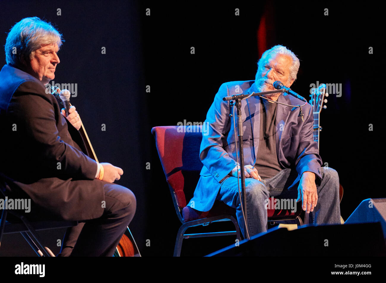 Westbury, United States. 13th Apr, 2017. Steven Berenson (l) asks Jorma ...