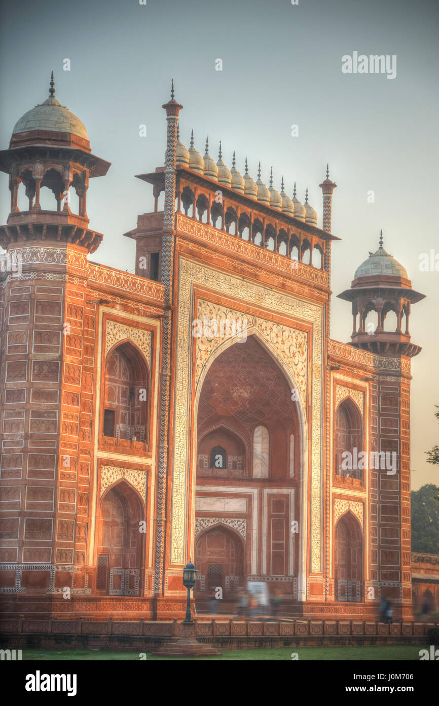 Gate through taj mahal hi-res stock photography and images - Alamy