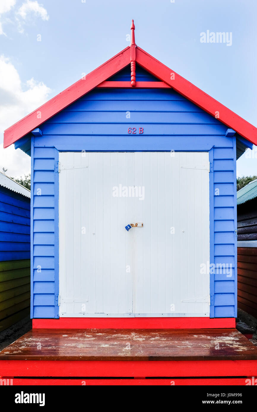 Bathing boxes middle brighton beach hi-res stock photography and images ...