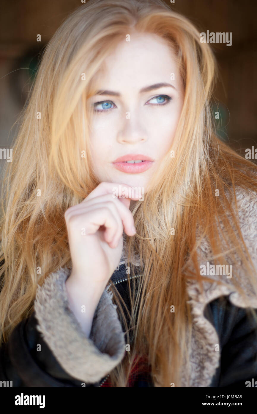 Model on Location shoot Stock Photo - Alamy