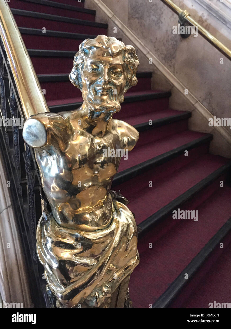 Armless statue hi-res stock photography and images - Alamy