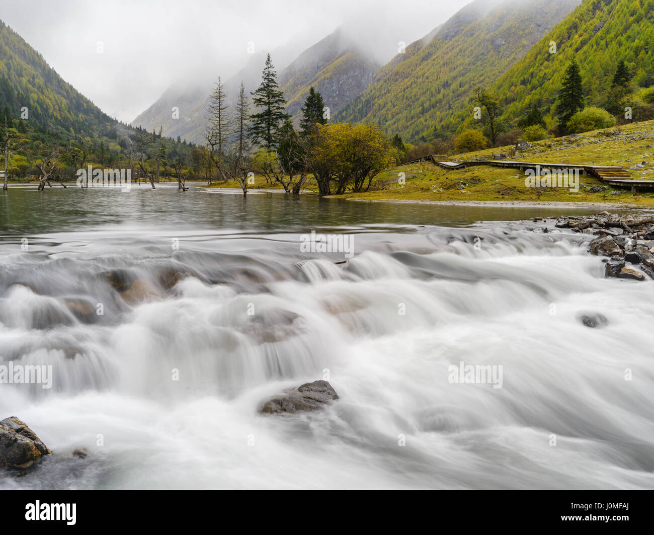 Long shot river hi-res stock photography and images - Alamy