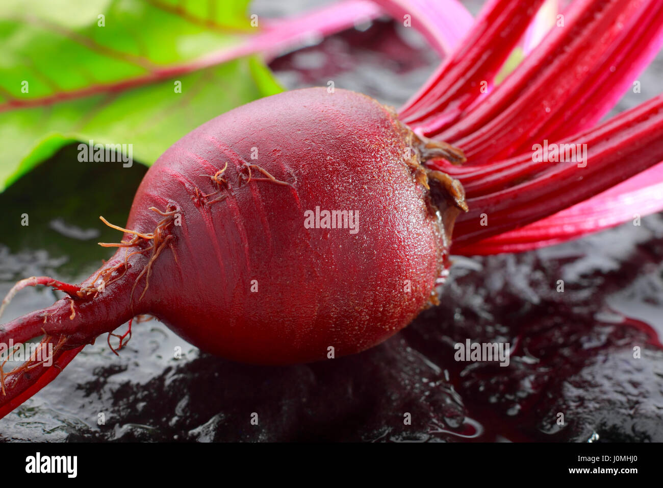 Fresh red beetroot detail. Close up view Stock Photo - Alamy
