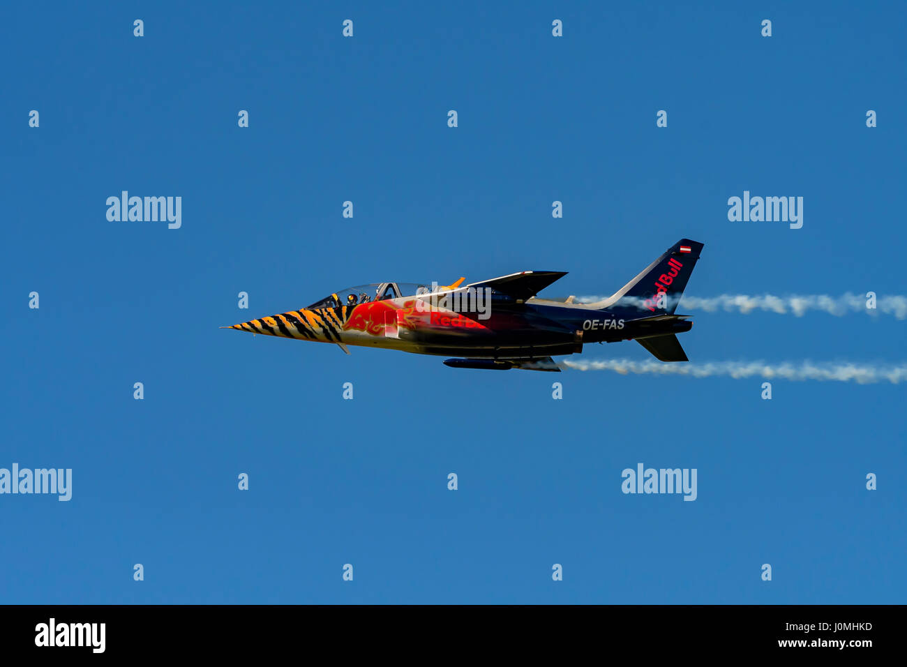Red bull jet performing hi-res stock photography and images - Alamy