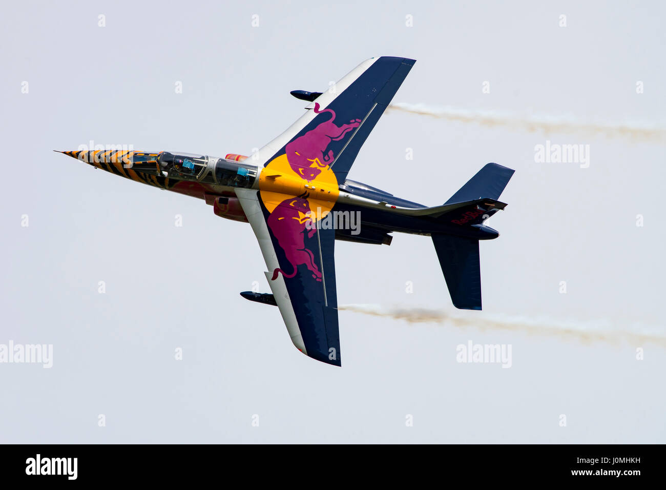 Red bull jet performing hi-res stock photography and images - Alamy