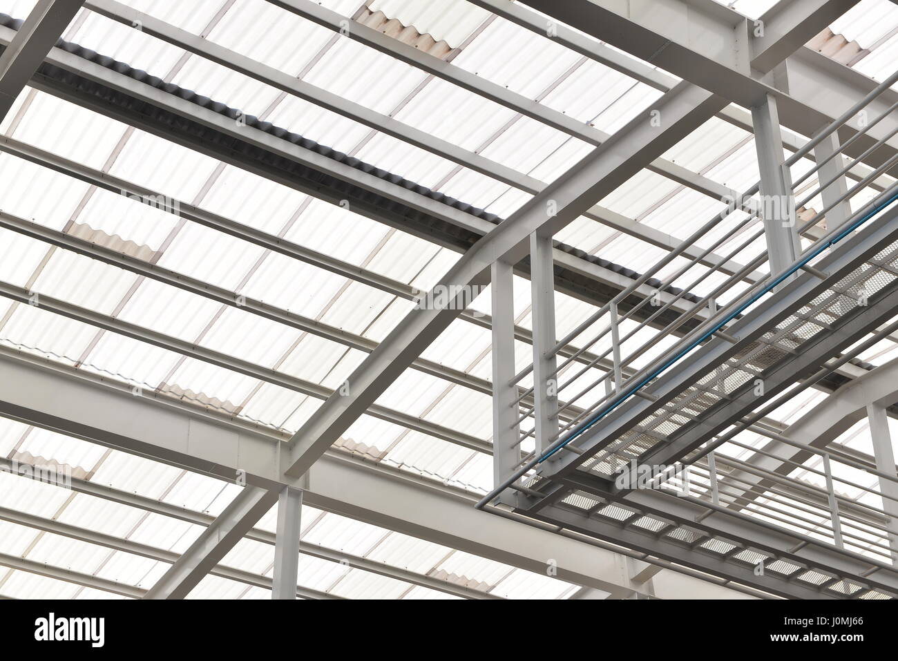 Roof trusses steel hi-res stock photography and images - Alamy