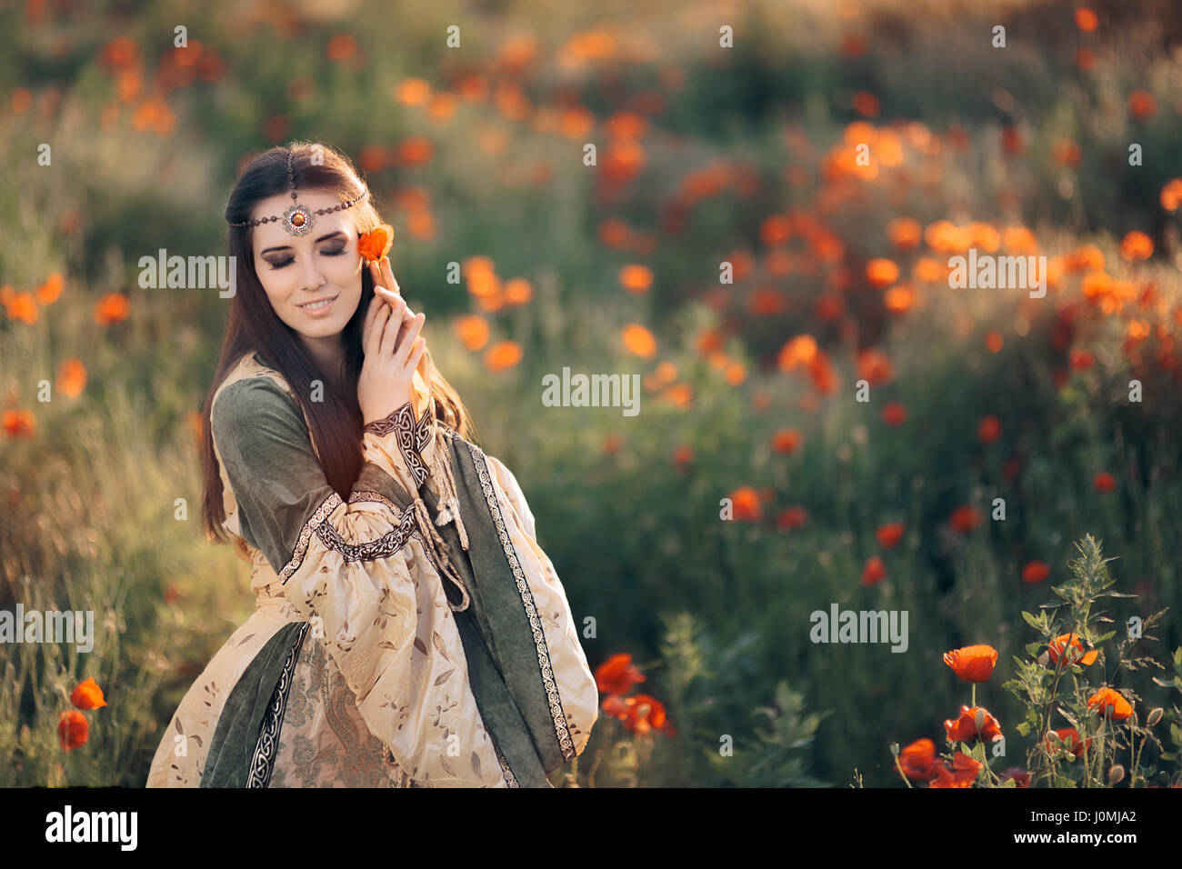 Medieval queen hi-res stock photography and images - Alamy