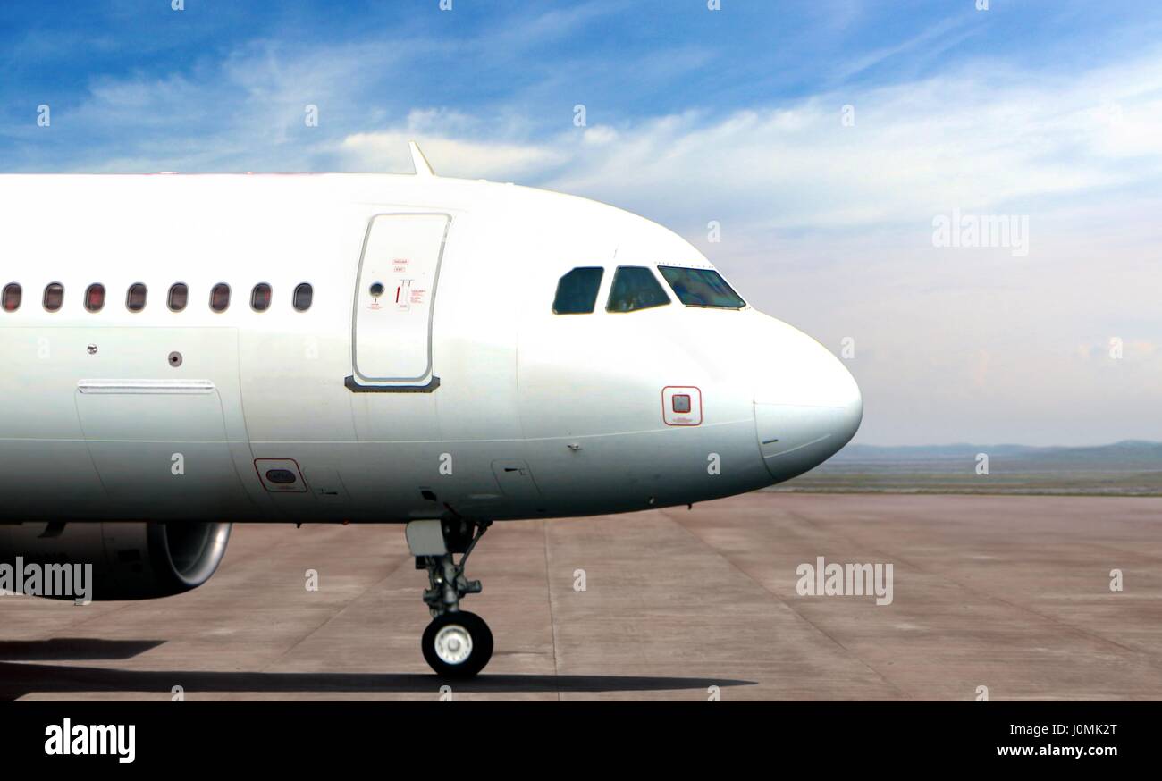 Airplane nose from side view Stock Photo - Alamy