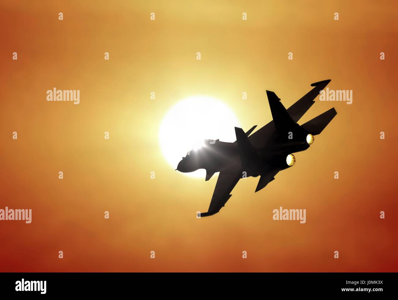 Fighter jet sunset hi-res stock photography and images - Alamy