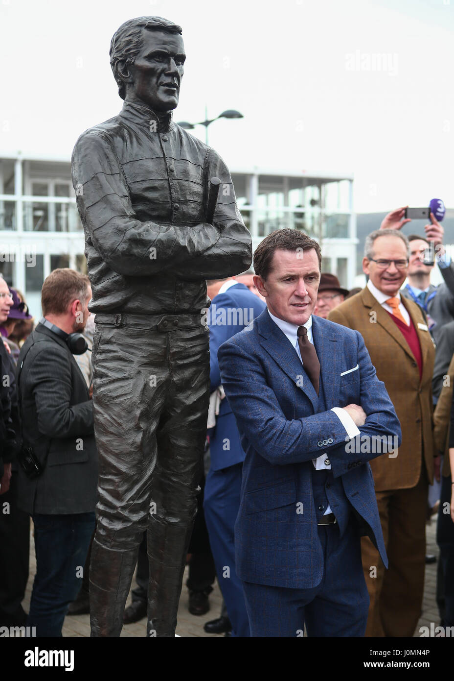 Cheltenham day 1 - Sir A.P. McCoy unveils a statue of himself before ...