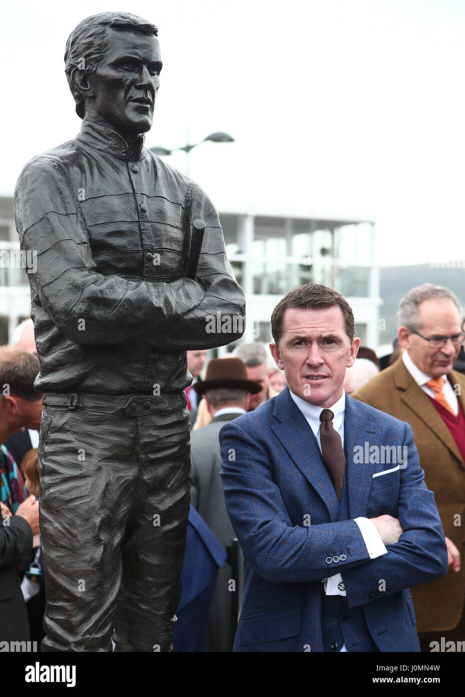 Cheltenham day 1 - Sir A.P. McCoy unveils a statue of himself before ...