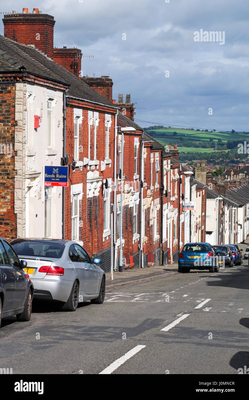 Sloping road hi-res stock photography and images - Alamy