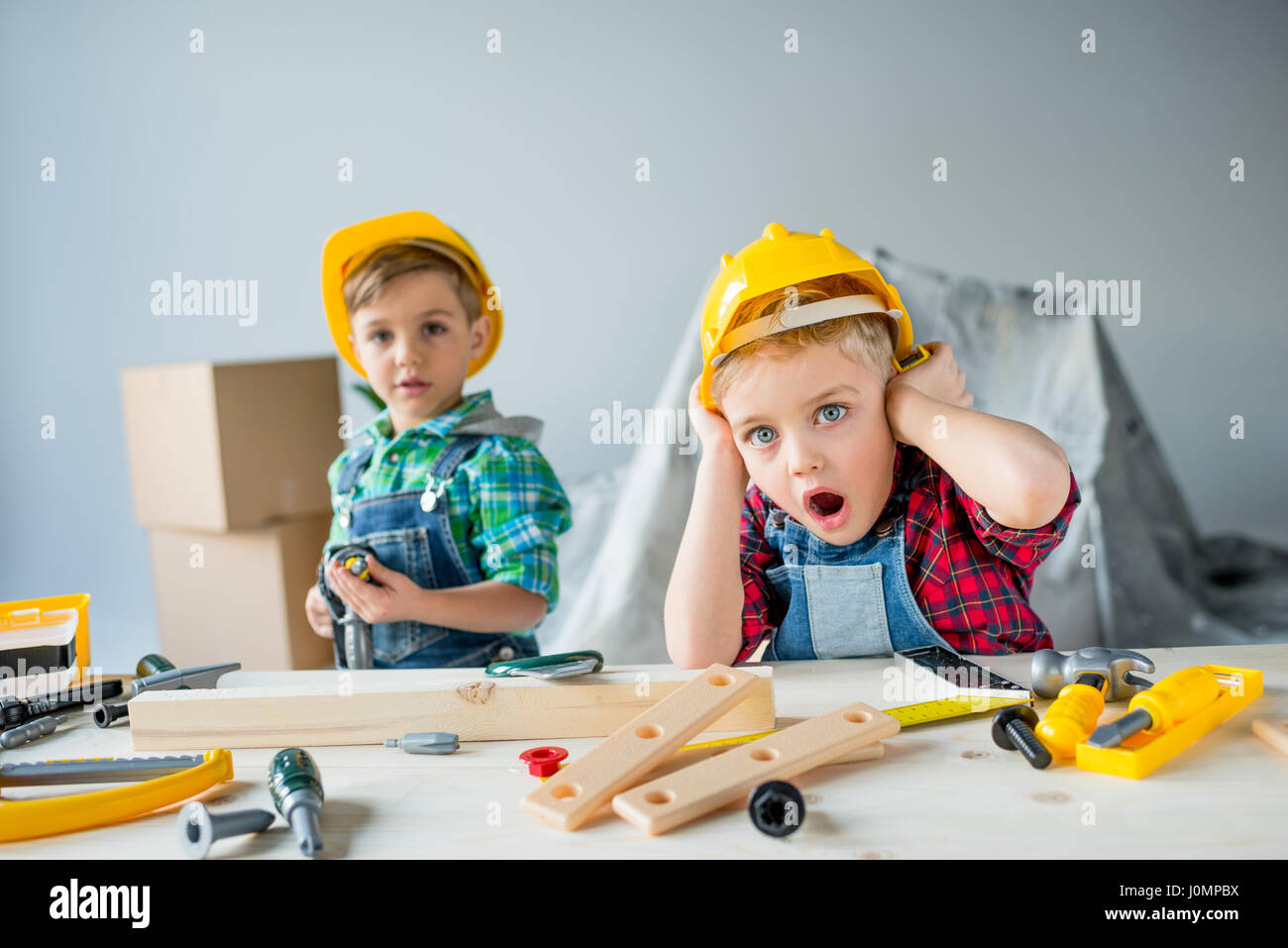 Boys shocked hi-res stock photography and images - Alamy