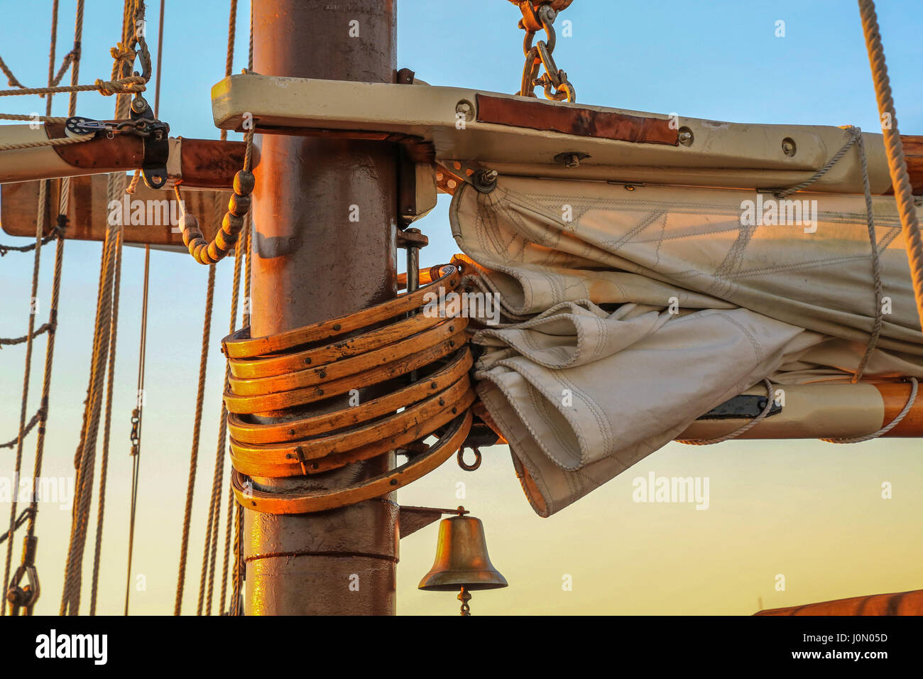Mast hoops on Mystic Whaler of New London, CT Stock Photo - Alamy