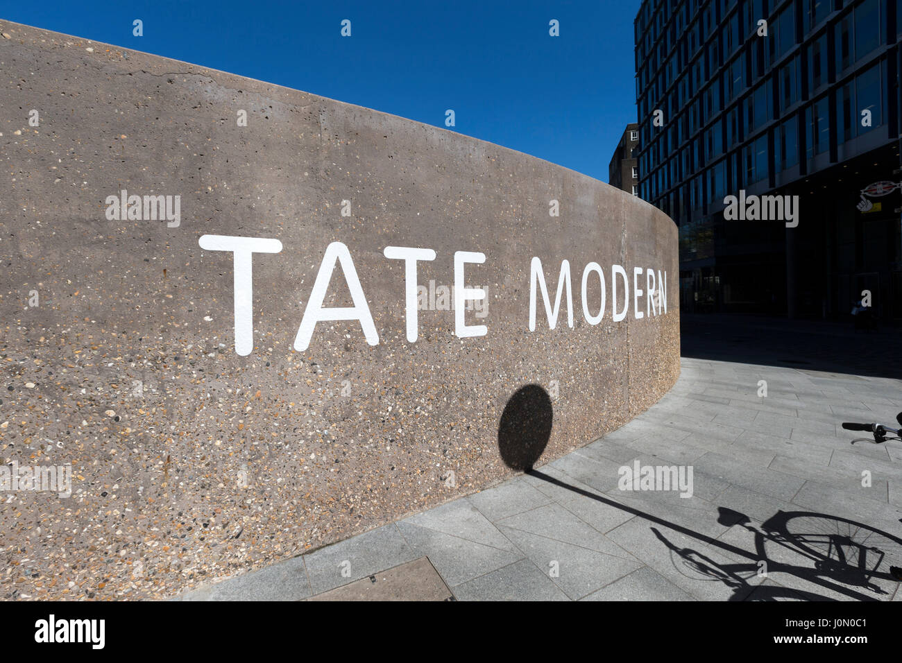 Tate Modern Sign London High Resolution Stock Photography and Images ...