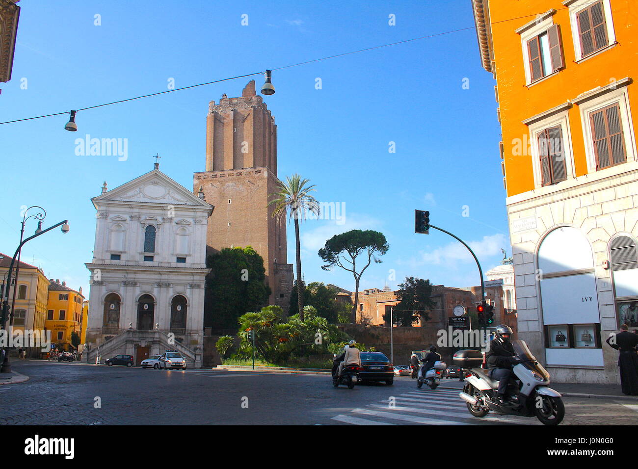 Pedestrian street in rome hi-res stock photography and images - Alamy
